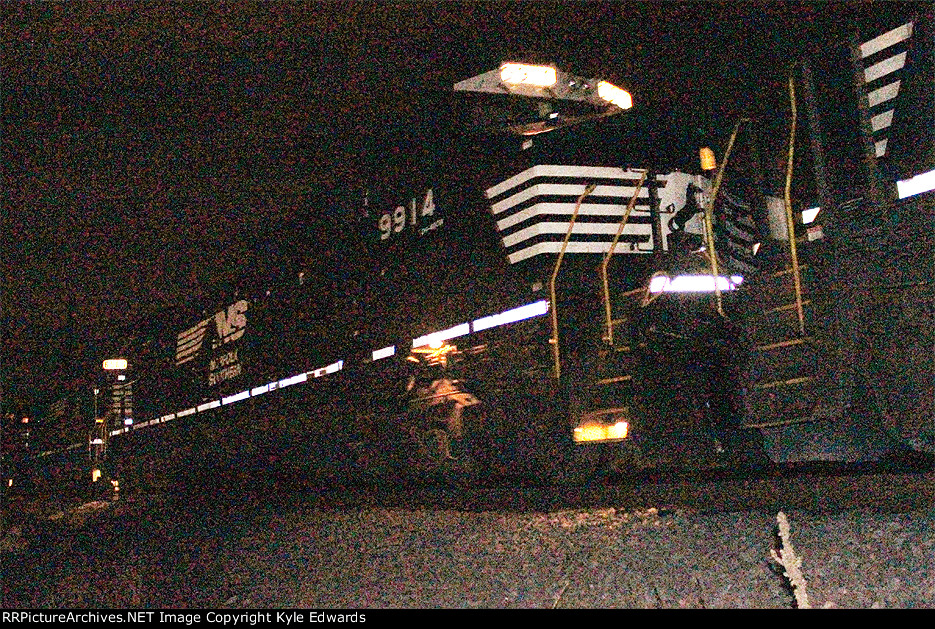 NS C40-9W #9914 on 17G